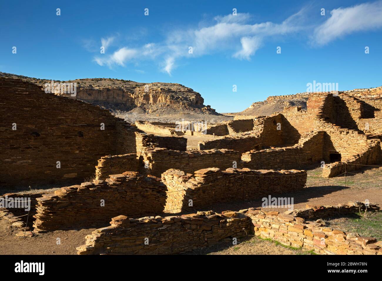 Pueblo dwelling hi-res stock photography and images - Alamy