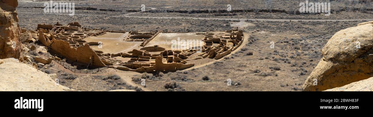 NM00380-00...NEW MEXICO - Pueblo Bonito ruin, the largest great house ...