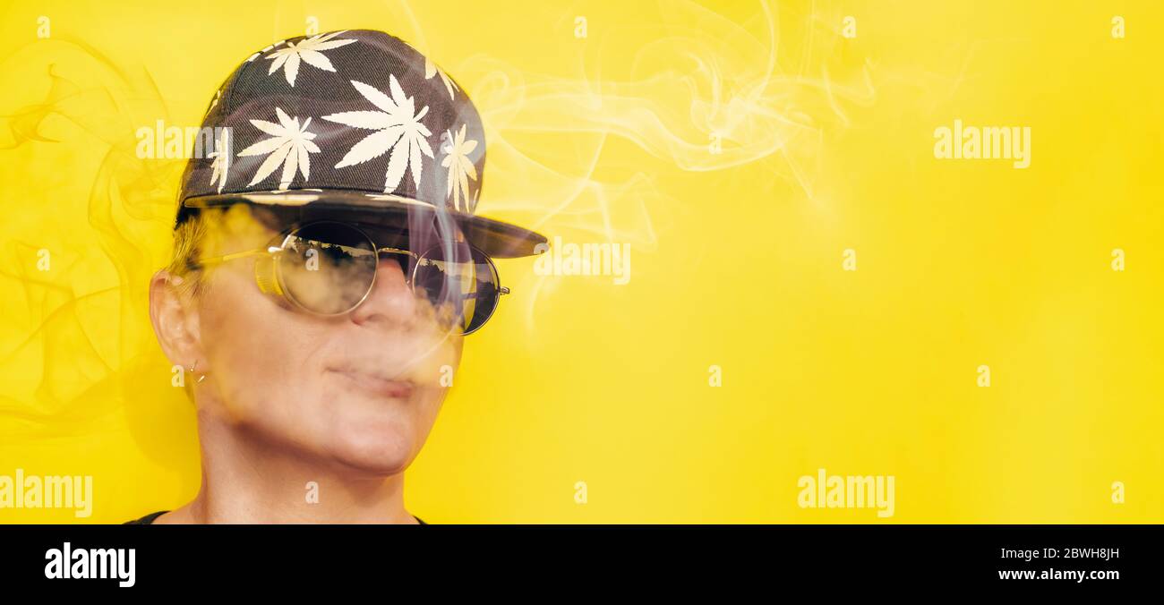 Girl smoking weed hi-res stock photography and images - Alamy