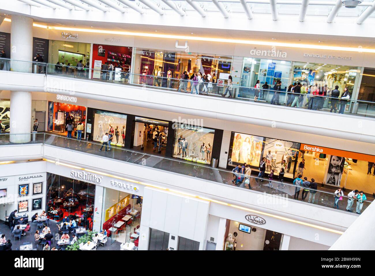 Mexico Shopping Mall Woman High Resolution Stock Photography and Images ...
