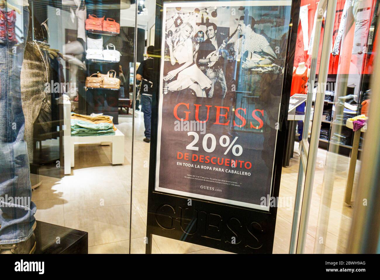 Reforma 222 shopping mall center centre hi-res stock photography and ...