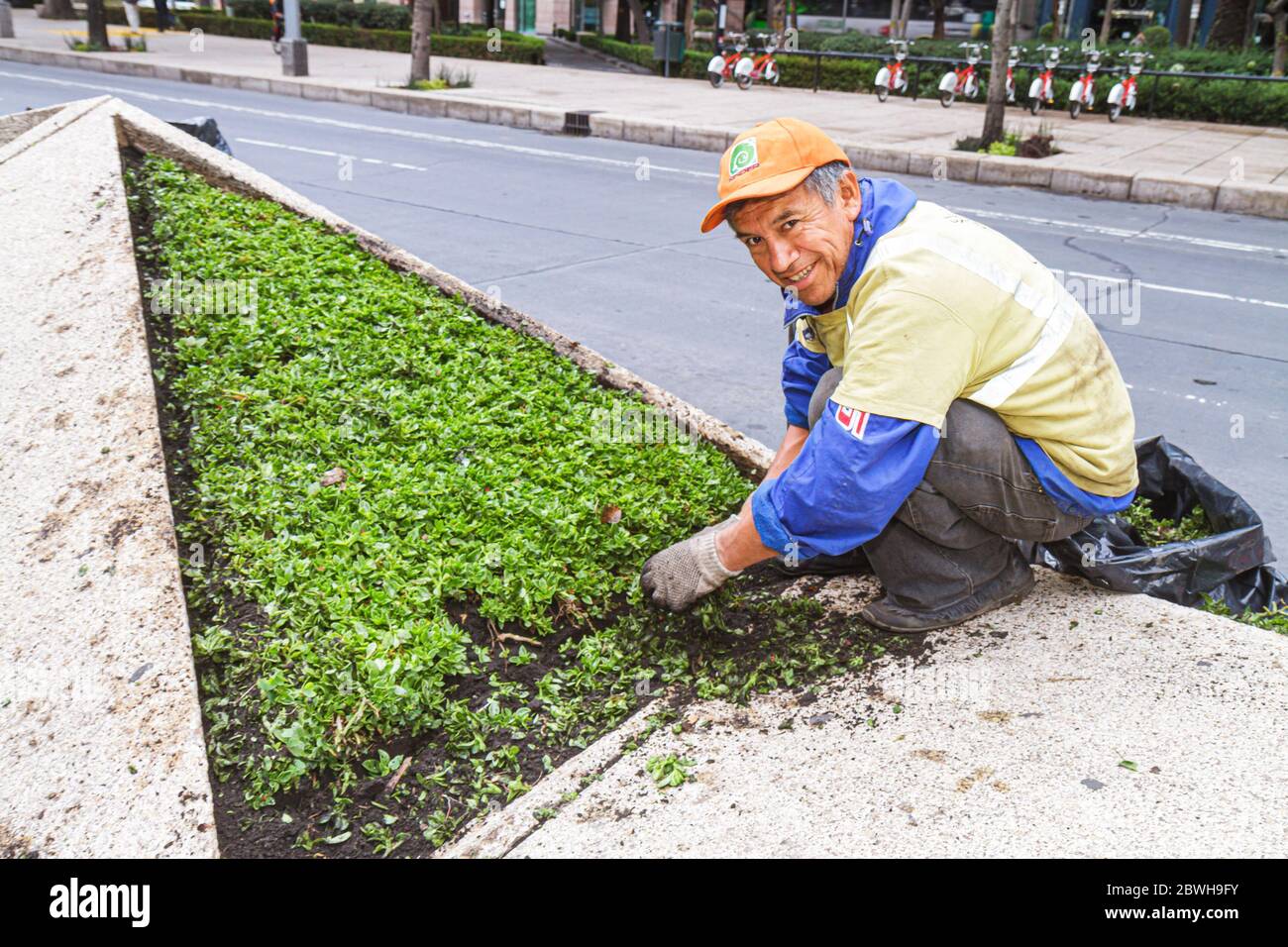 Mexico City,México Mexican,Paseo de la Reforma,Hispanic man men male ...