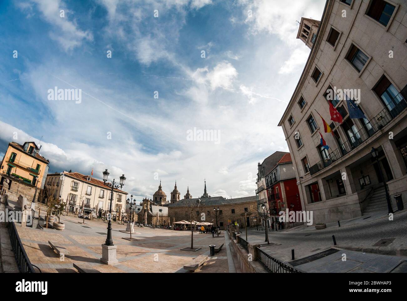Plaza de la Constitución. San Lorenzo de El Escorial. Madrid. España ...