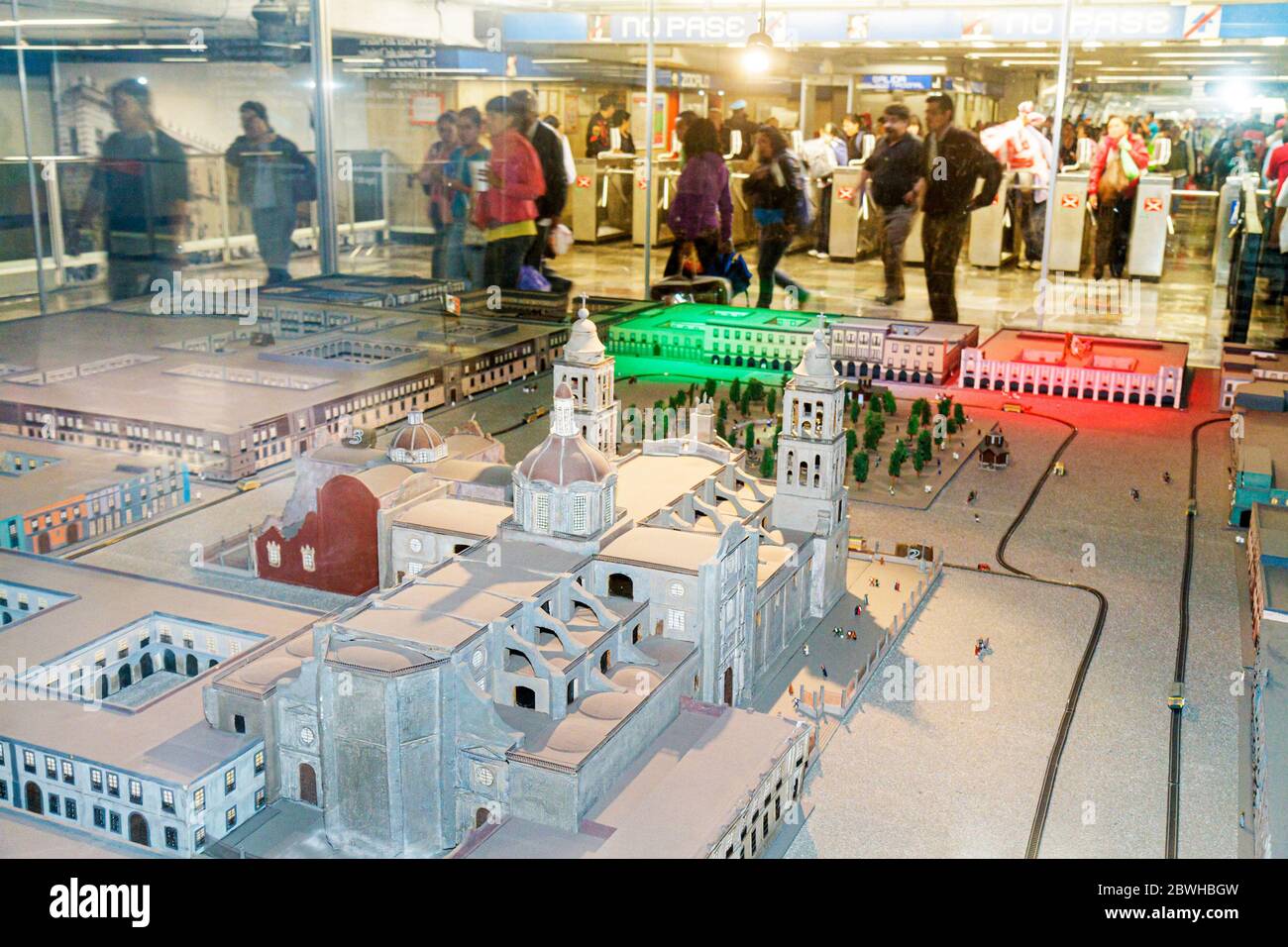 Zona Rosa And Mexico City High Resolution Stock Photography and Images ...