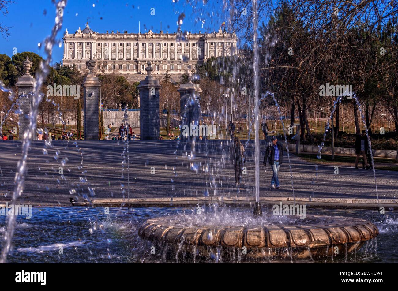 Parque y palacio hi-res stock photography and images - Alamy