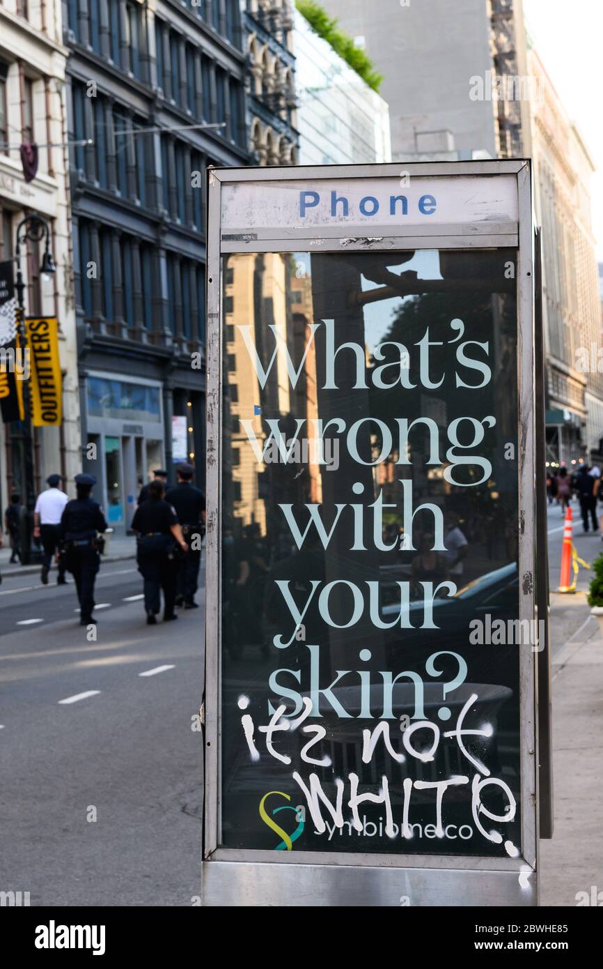 Nypd skin hi-res stock photography and images - Alamy