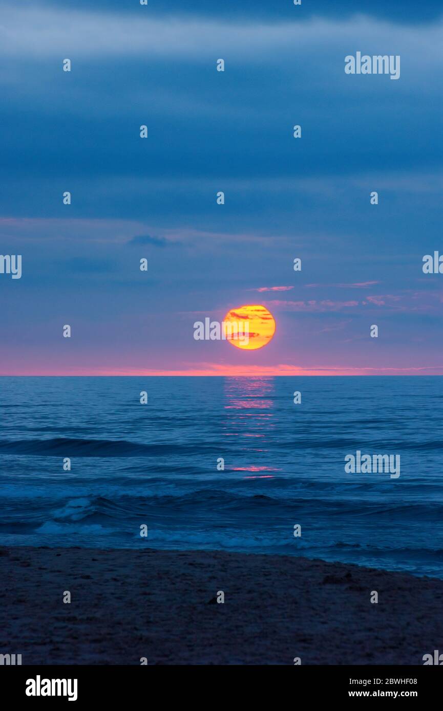 Sunlight dazzles hi-res stock photography and images - Alamy