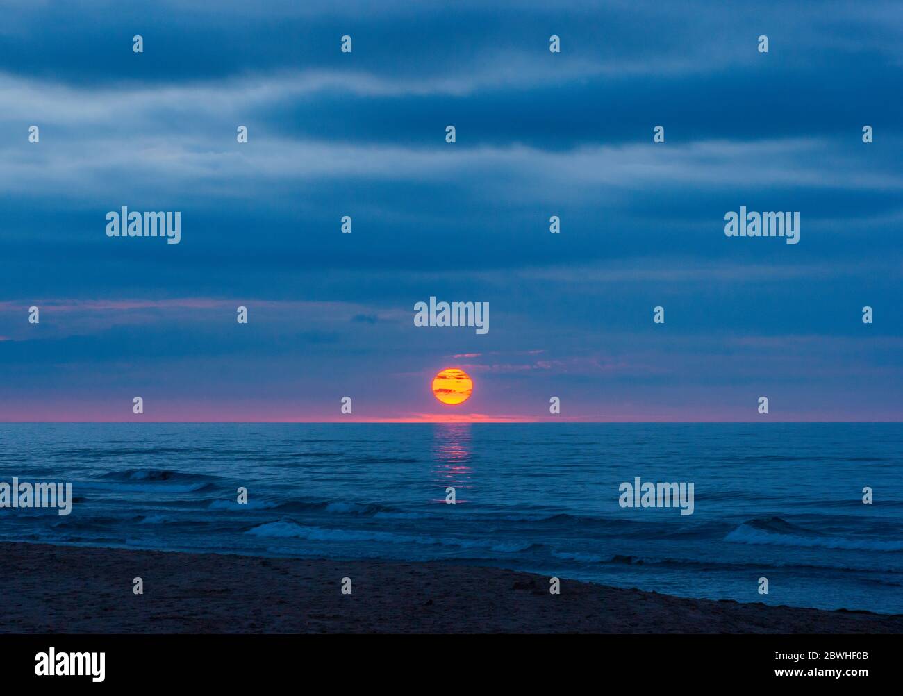 Sunlight dazzles hi-res stock photography and images - Alamy