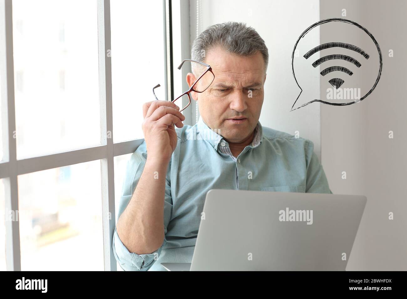 Person using wifi access point hi-res stock photography and images - Alamy