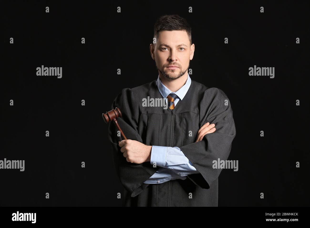 Black male judge hi-res stock photography and images - Alamy