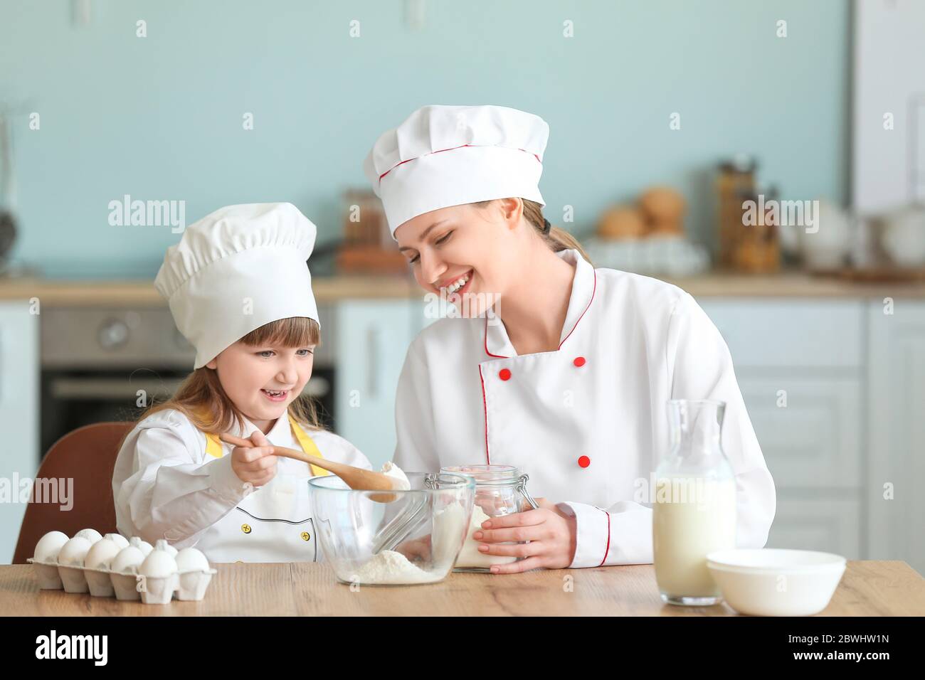 Family little chef restaurant hi-res stock photography and images - Alamy