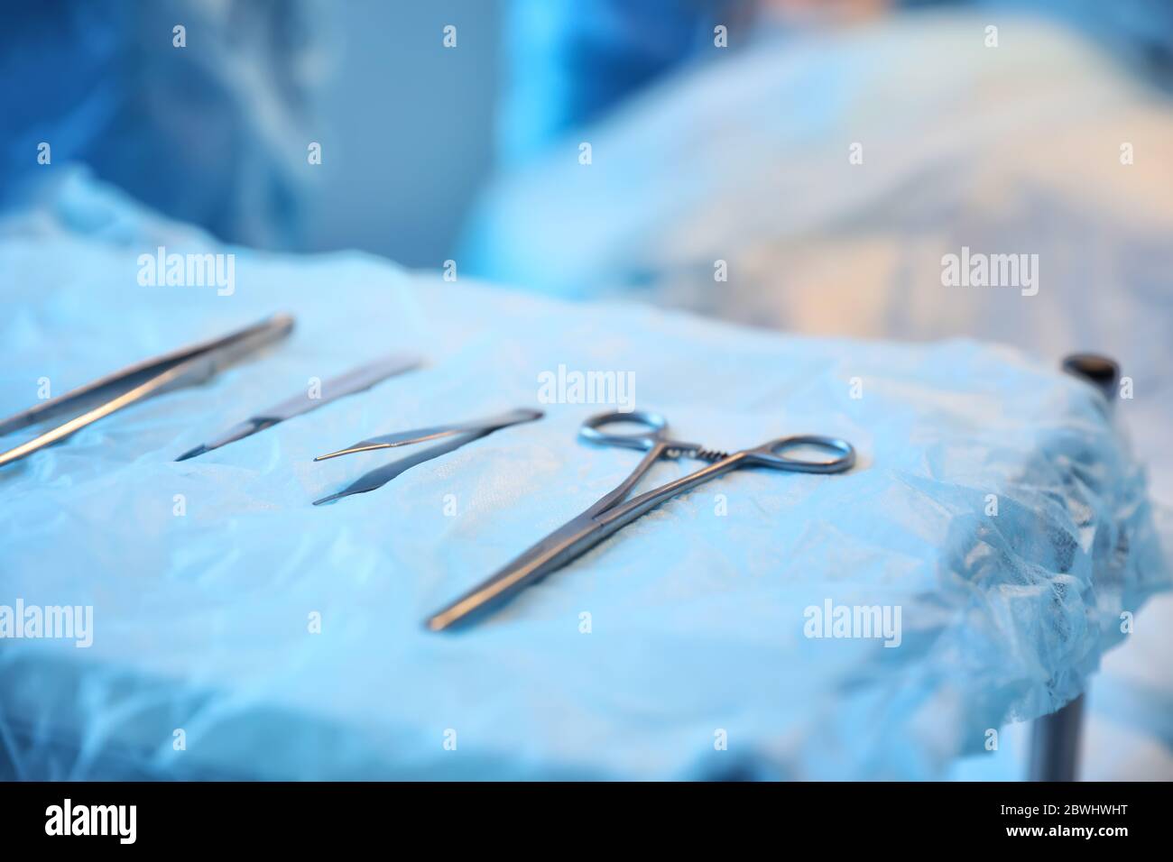 Surgical instruments on table hi-res stock photography and images - Alamy