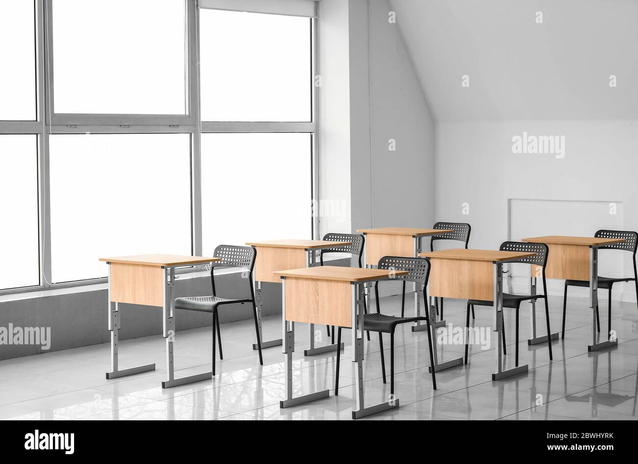 Interior of modern empty classroom Stock Photo - Alamy