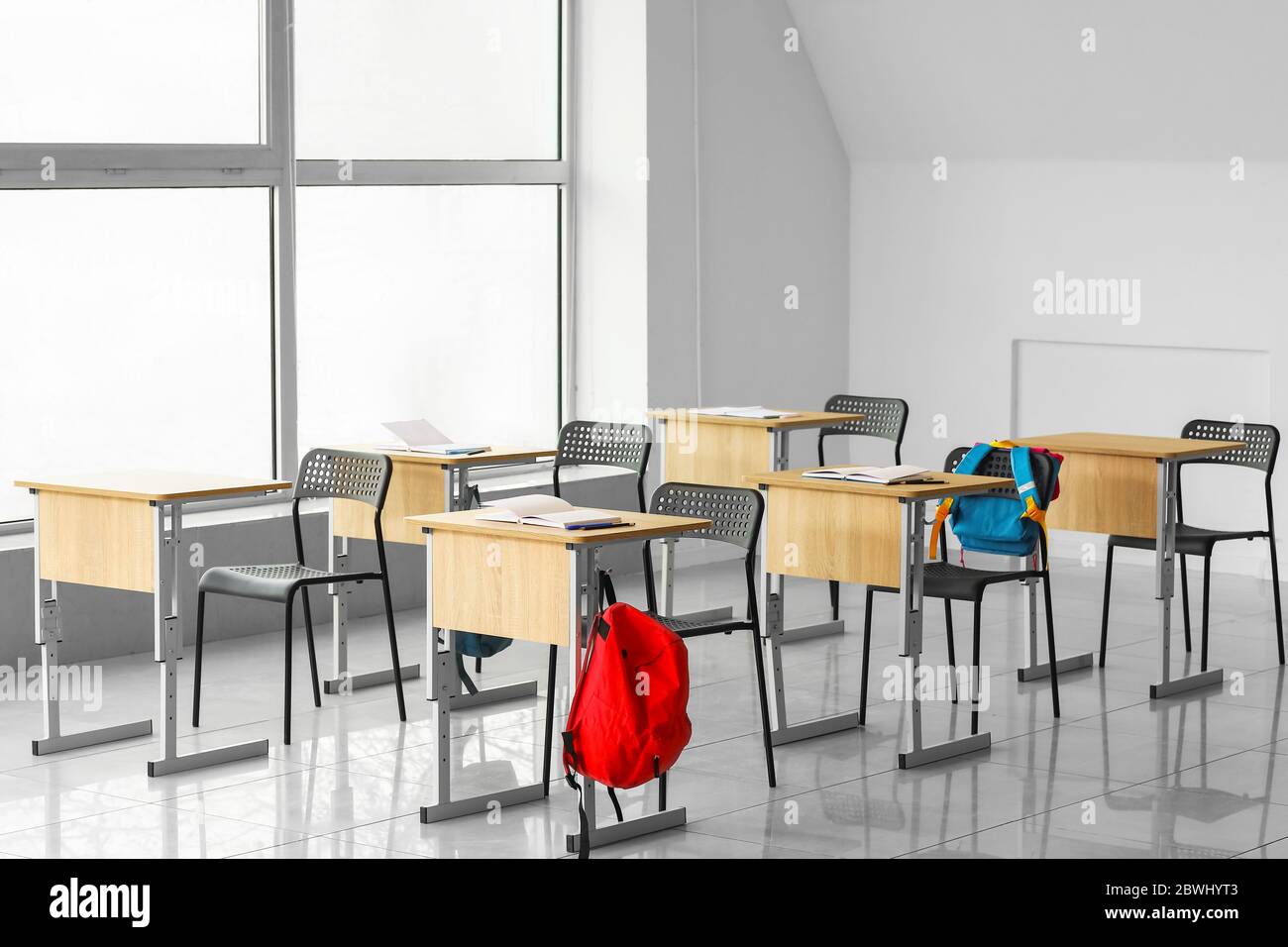 Interior of modern empty classroom Stock Photo - Alamy