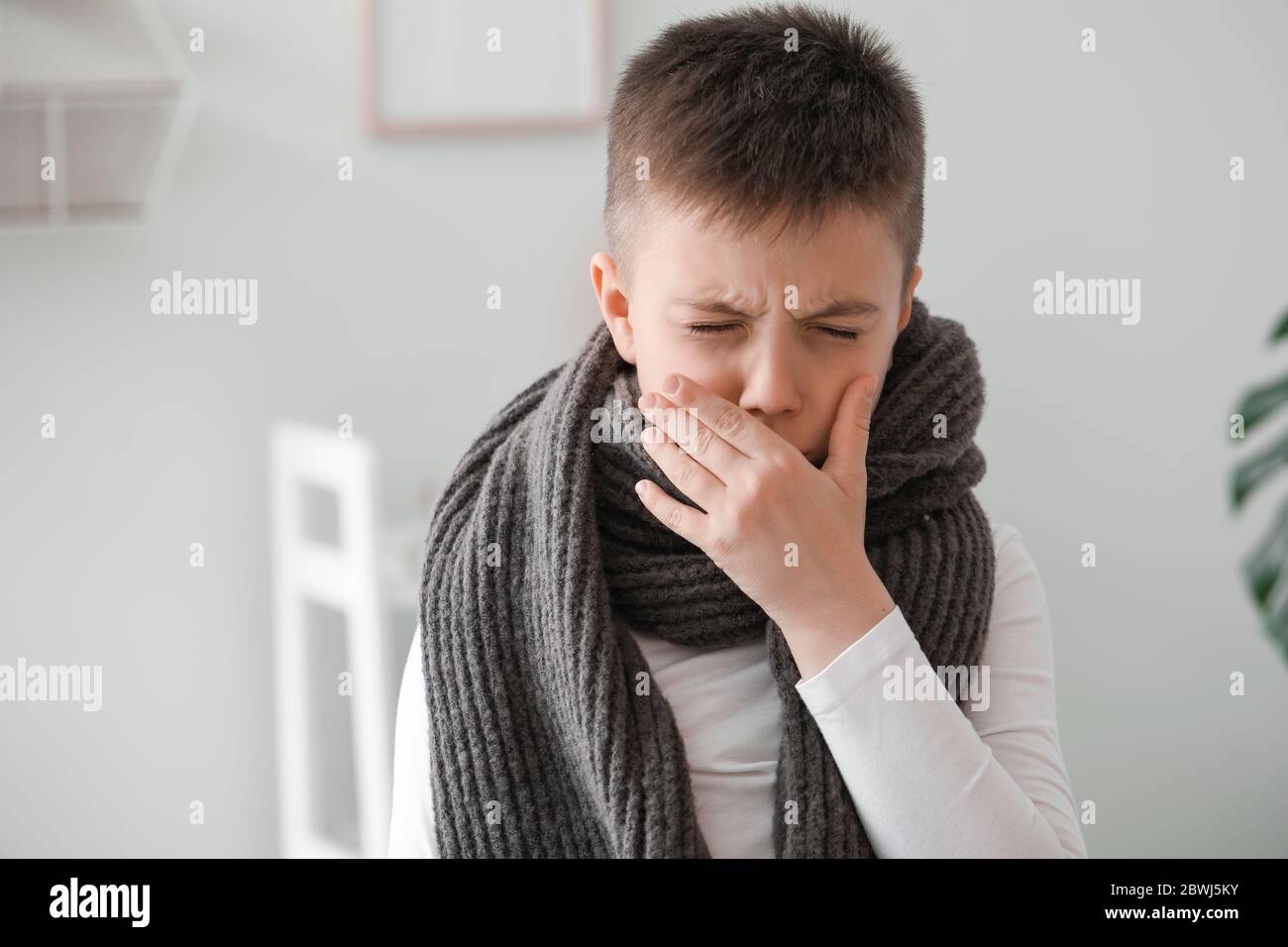 Coughing children hi-res stock photography and images - Alamy