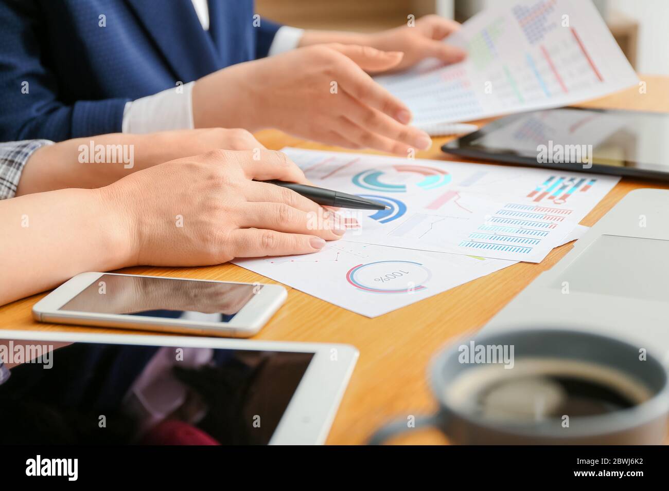 Accountants modern office hi-res stock photography and images - Alamy