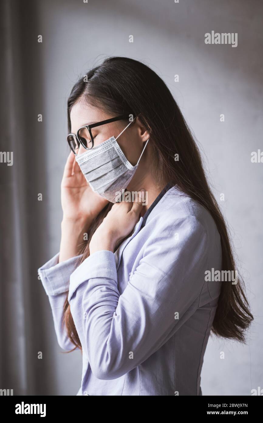 Sick woman who fever hi-res stock photography and images - Alamy