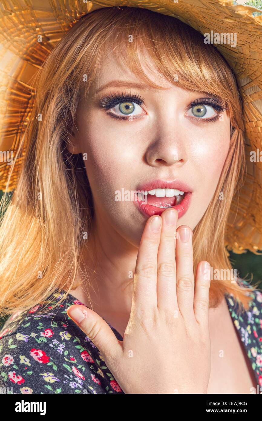 Happiness smile smiling face hi-res stock photography and images - Alamy