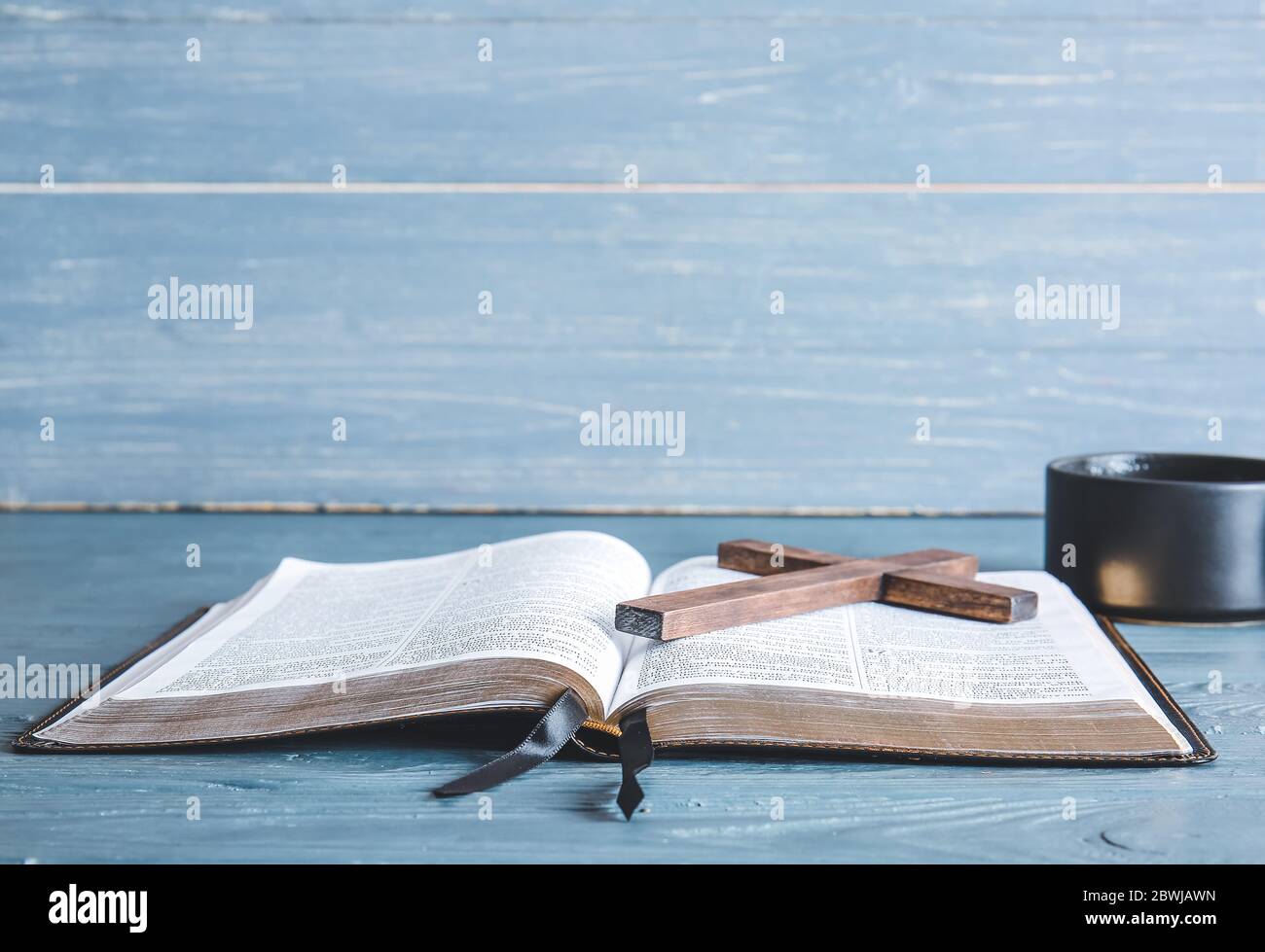 Holy bible cross cup hi-res stock photography and images - Alamy