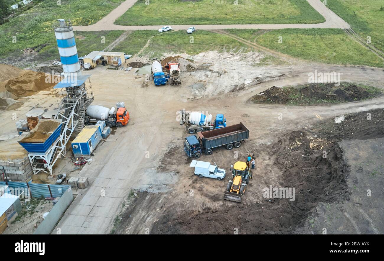 Concrete mixers hi-res stock photography and images - Alamy