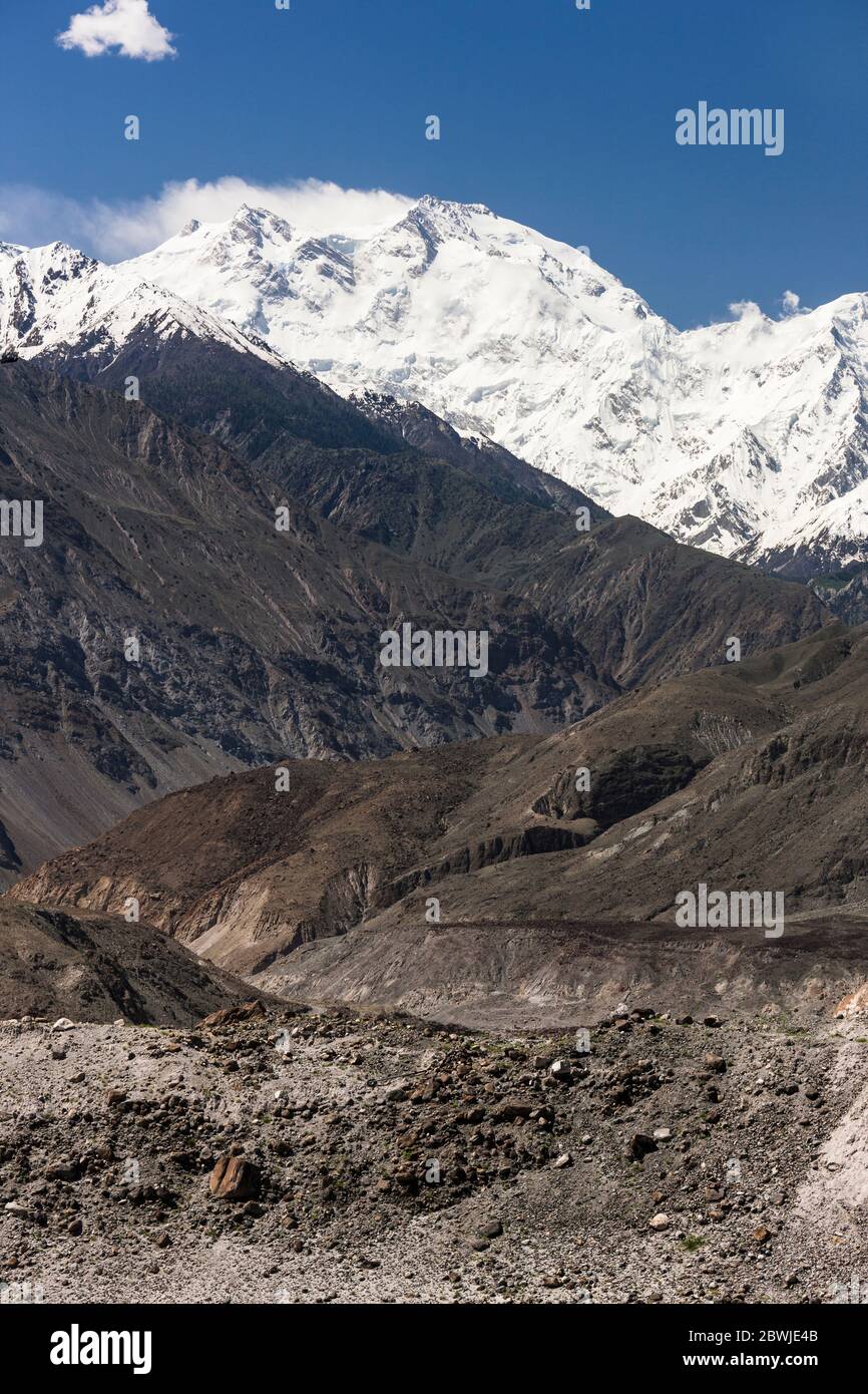Karakoram highway himalaya hi-res stock photography and images - Alamy
