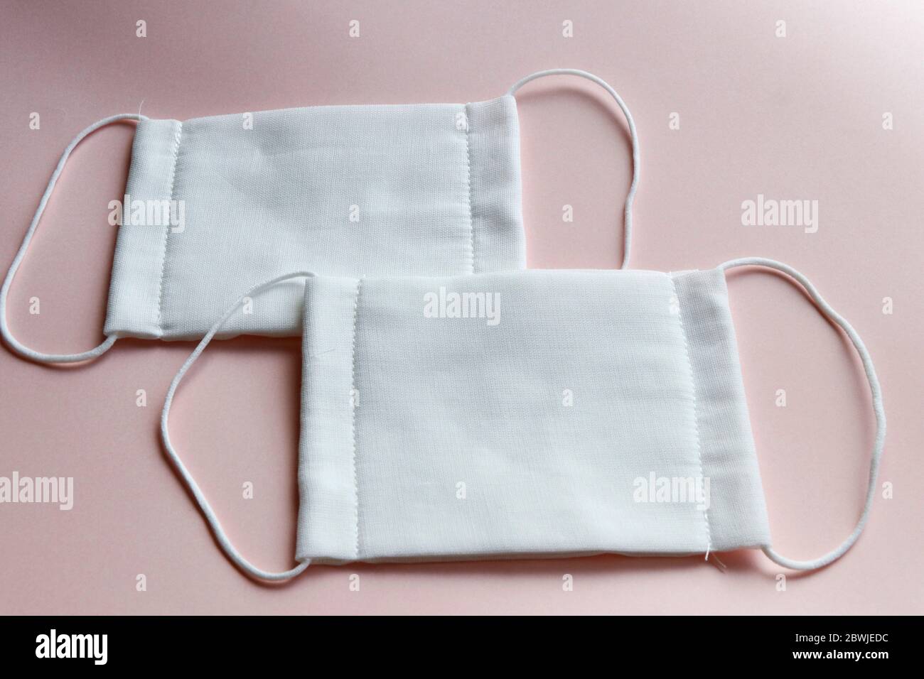 Prime Minister Abe announced to supply cloth two masks for each home on ...