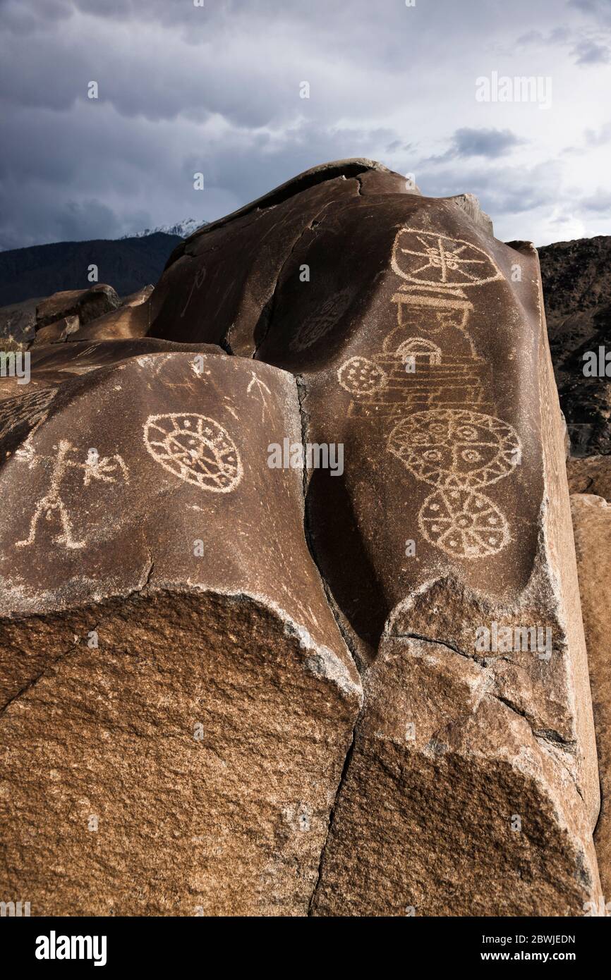 Ancient rock engravings, Indus valley, Chilas, Gilgit-Baltistan ...
