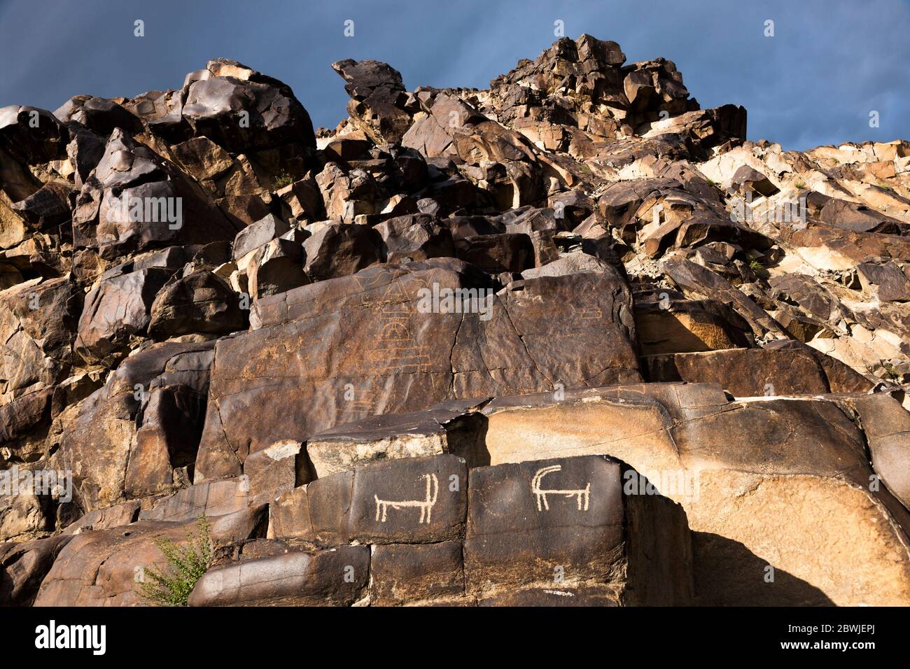 Ancient rock engravings, Indus valley, Chilas, Gilgit-Baltistan ...