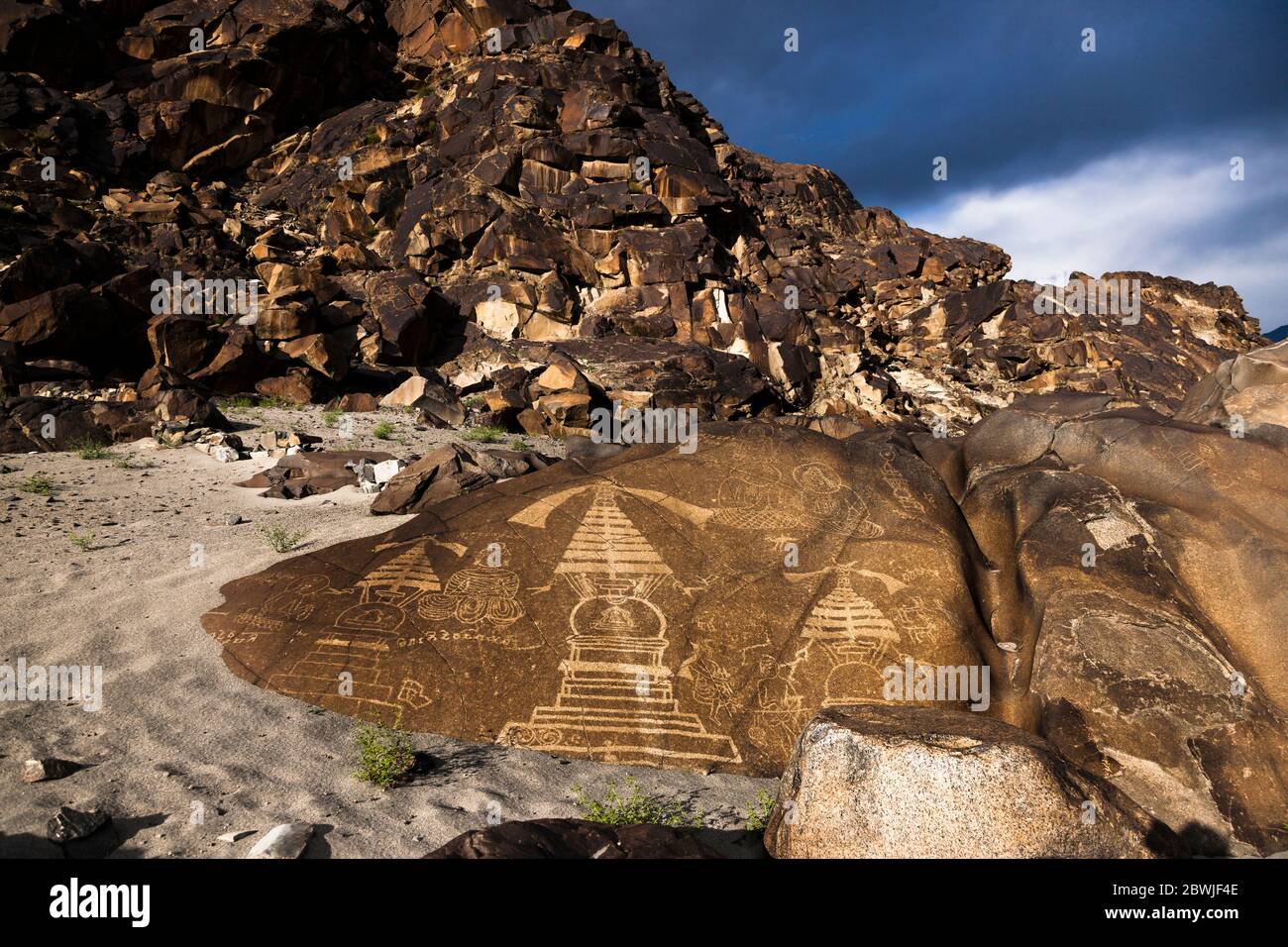 Ancient rock engravings, Indus valley, Chilas, Gilgit-Baltistan ...
