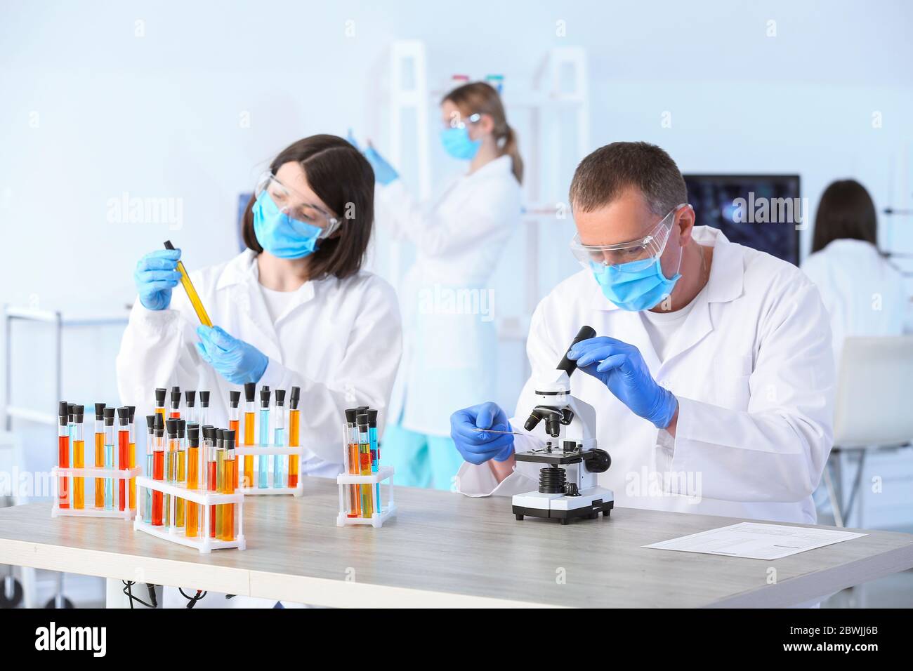 Scientists working in modern hi-res stock photography and images - Alamy