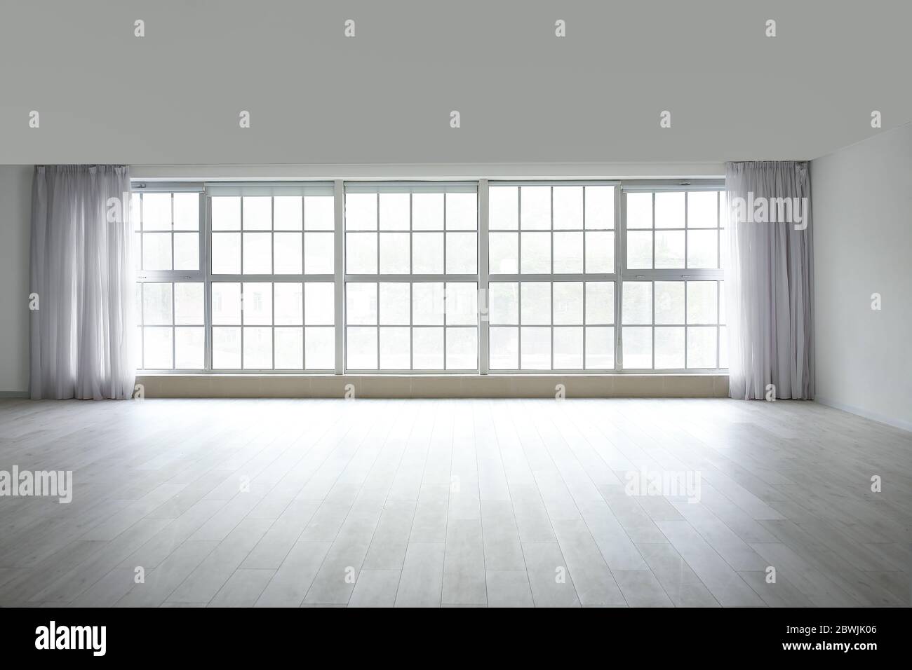 View of big empty room Stock Photo - Alamy