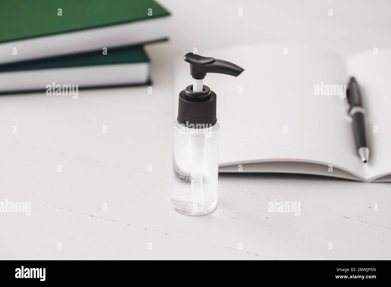 Transmitting table hi-res stock photography and images - Alamy