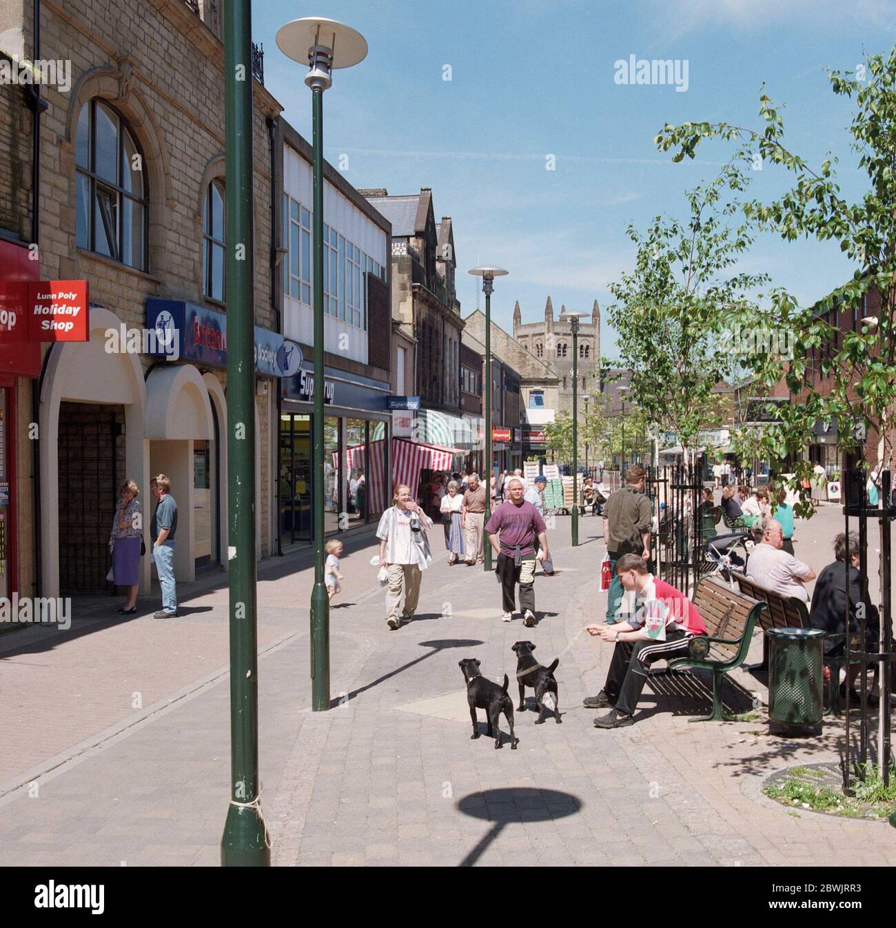 1995, people shopping in Consett town centre, North East England Stock ...
