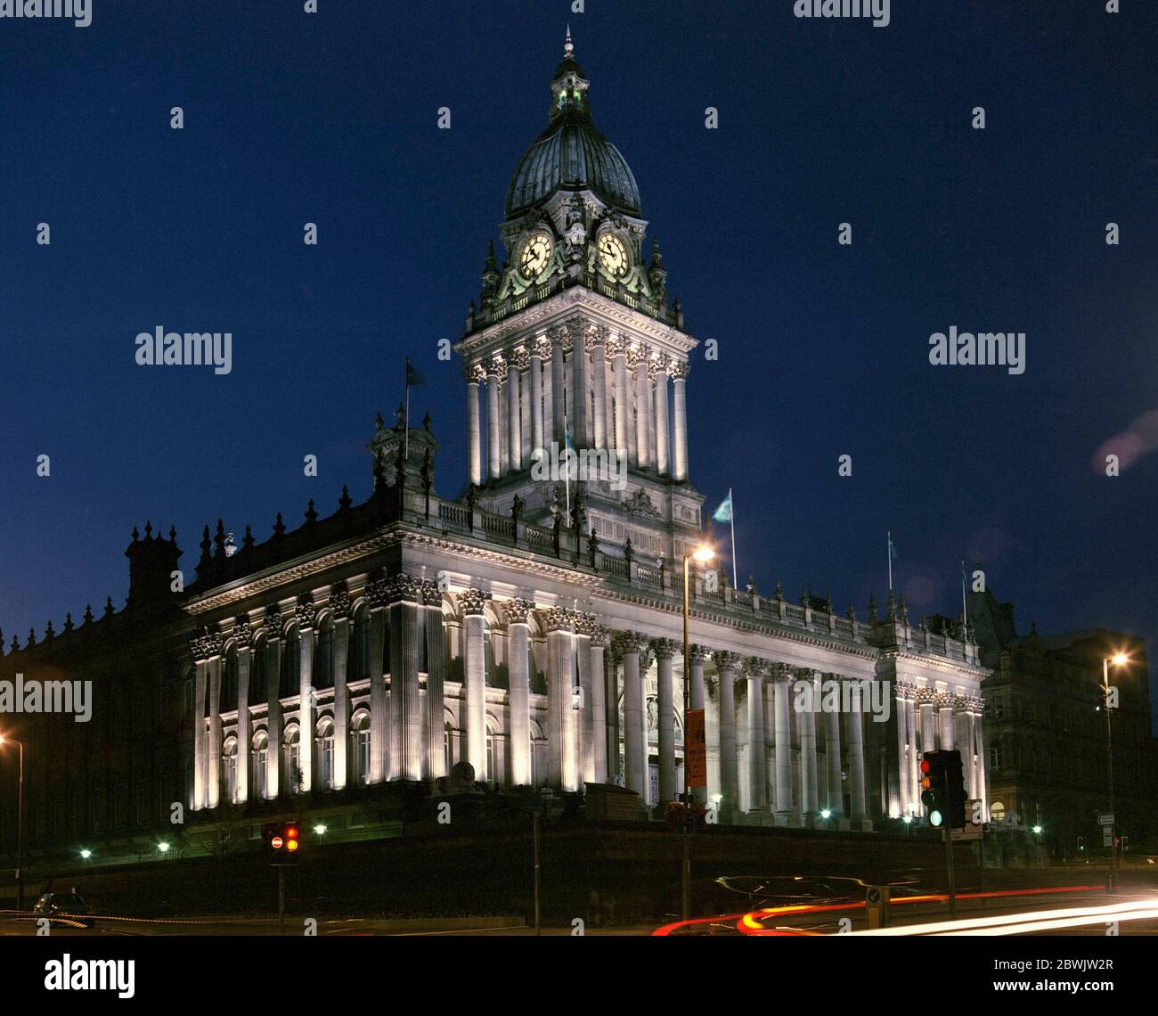 1995, Leeds town Hall at dusk, West Yorkshire, Northern England Stock ...