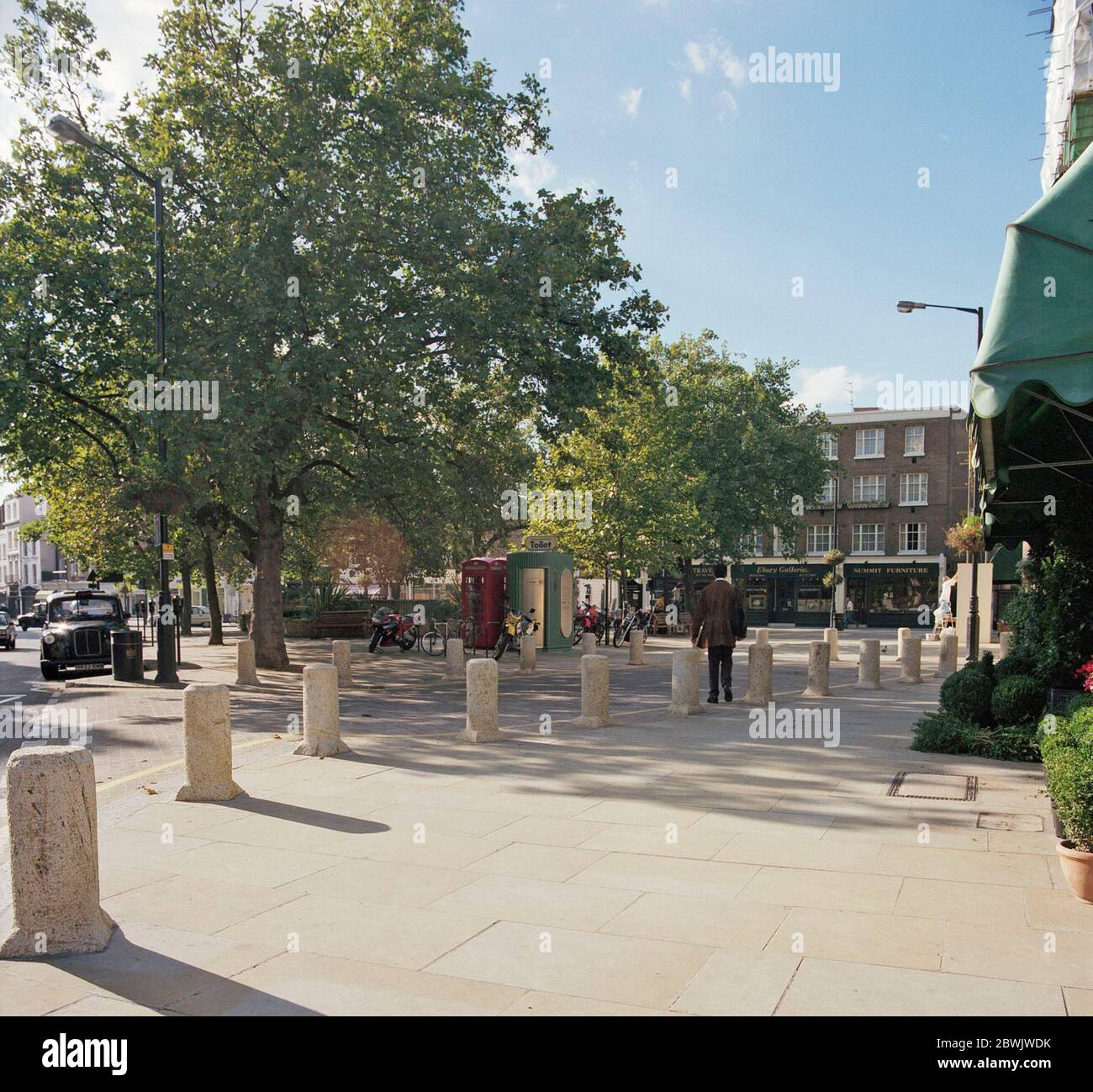 Street scene in Orange Square, Pimlico, London, south East England, UK ...
