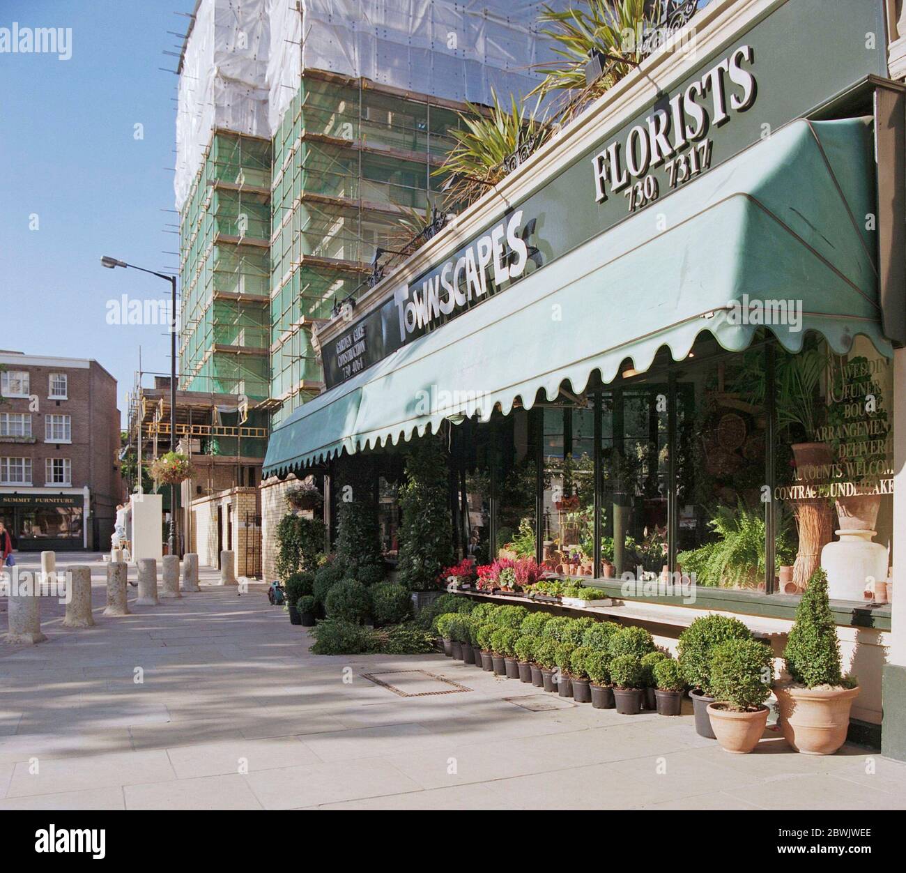 Street scene in Orange Square, Pimlico, London, south East England, UK ...