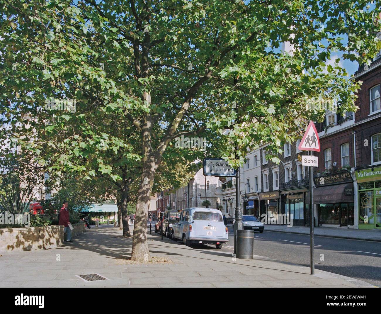 Street scene in Orange Square, Pimlico, London, south East England ...