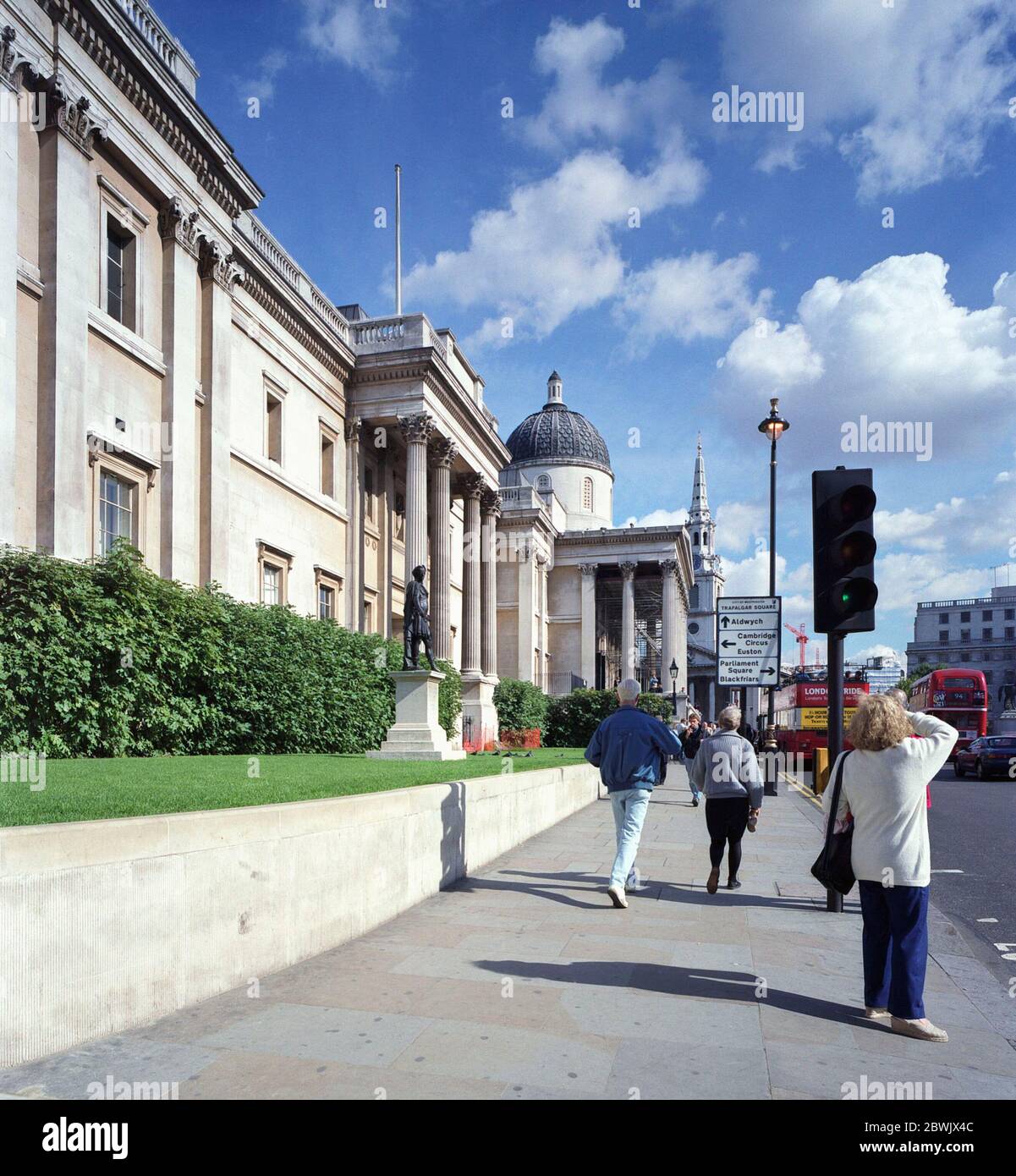 1990s trafalgar square hi-res stock photography and images - Alamy