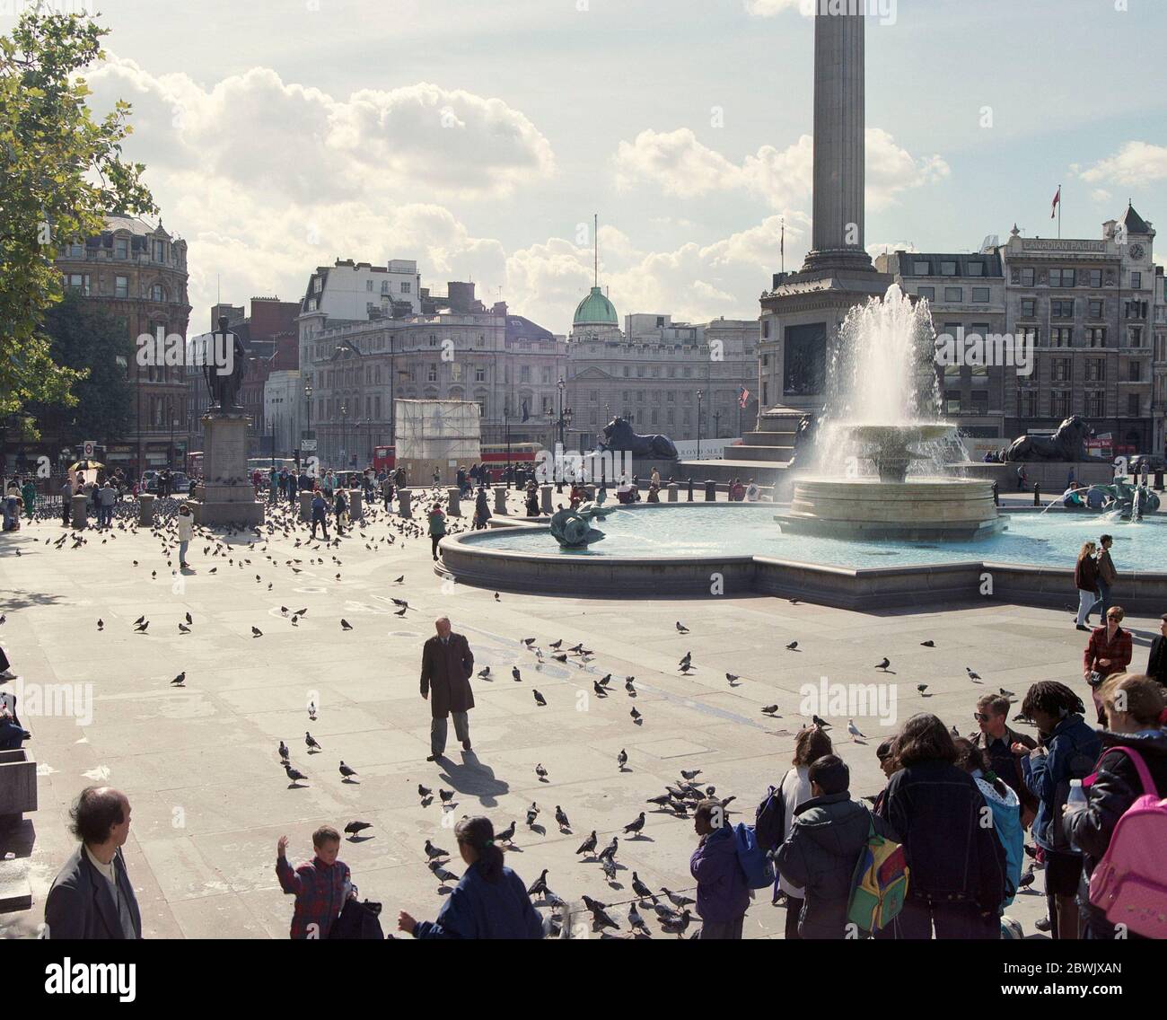 1990s trafalgar square hi-res stock photography and images - Alamy