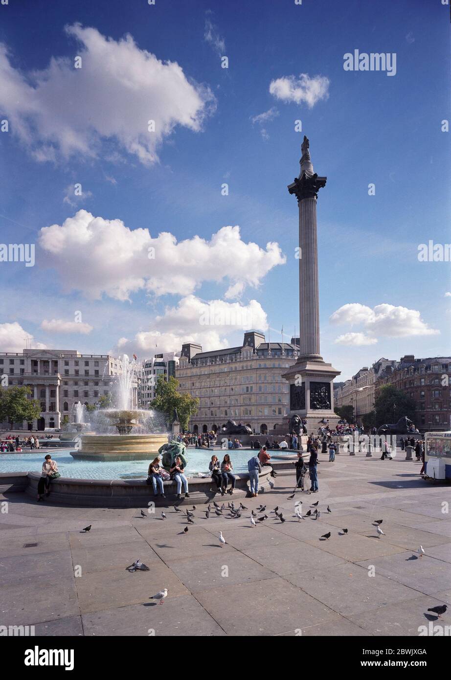 1990s trafalgar square hi-res stock photography and images - Alamy