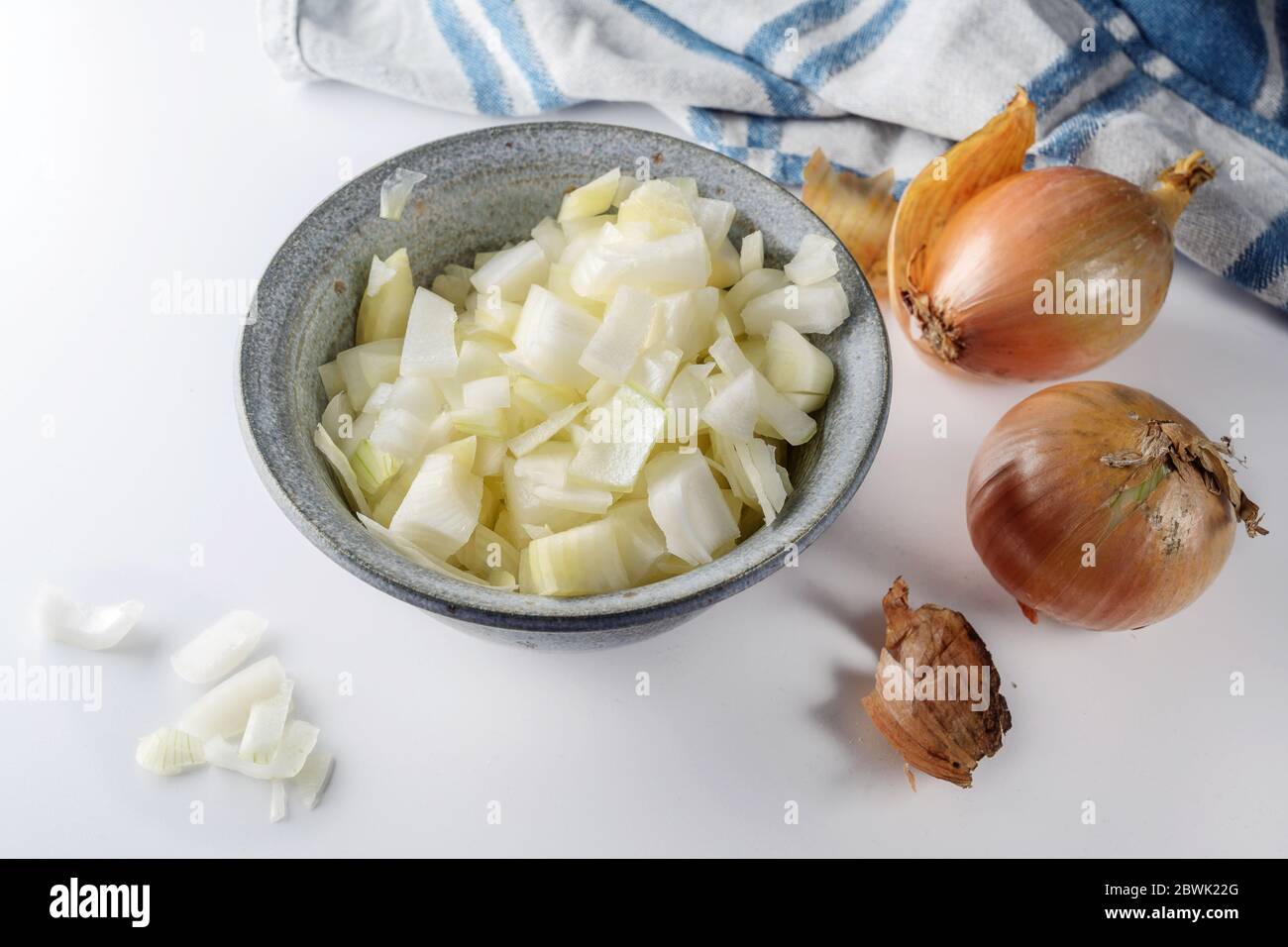 Blue onions hi-res stock photography and images - Alamy