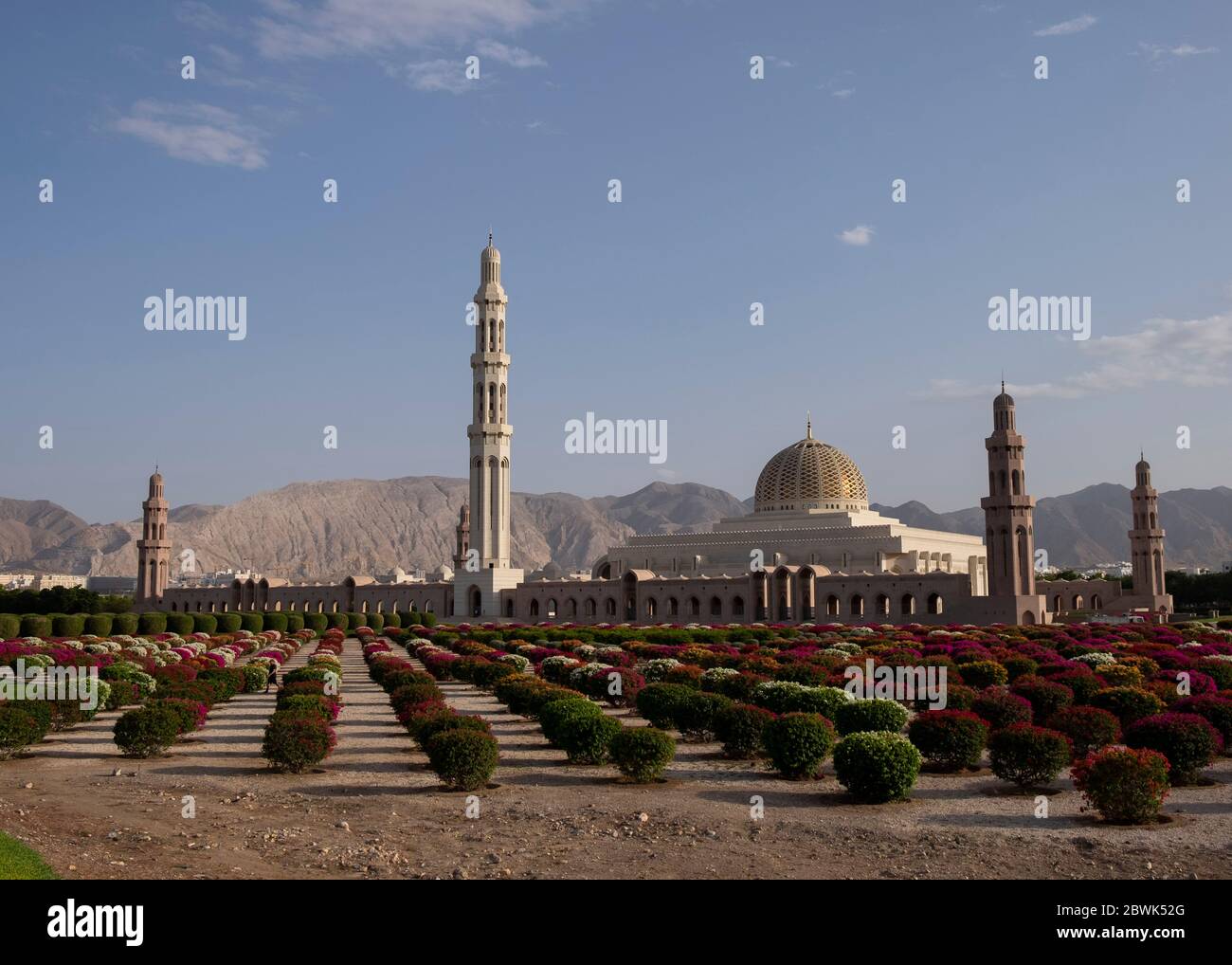 Sultan qaboos mosque architecture hi-res stock photography and images ...