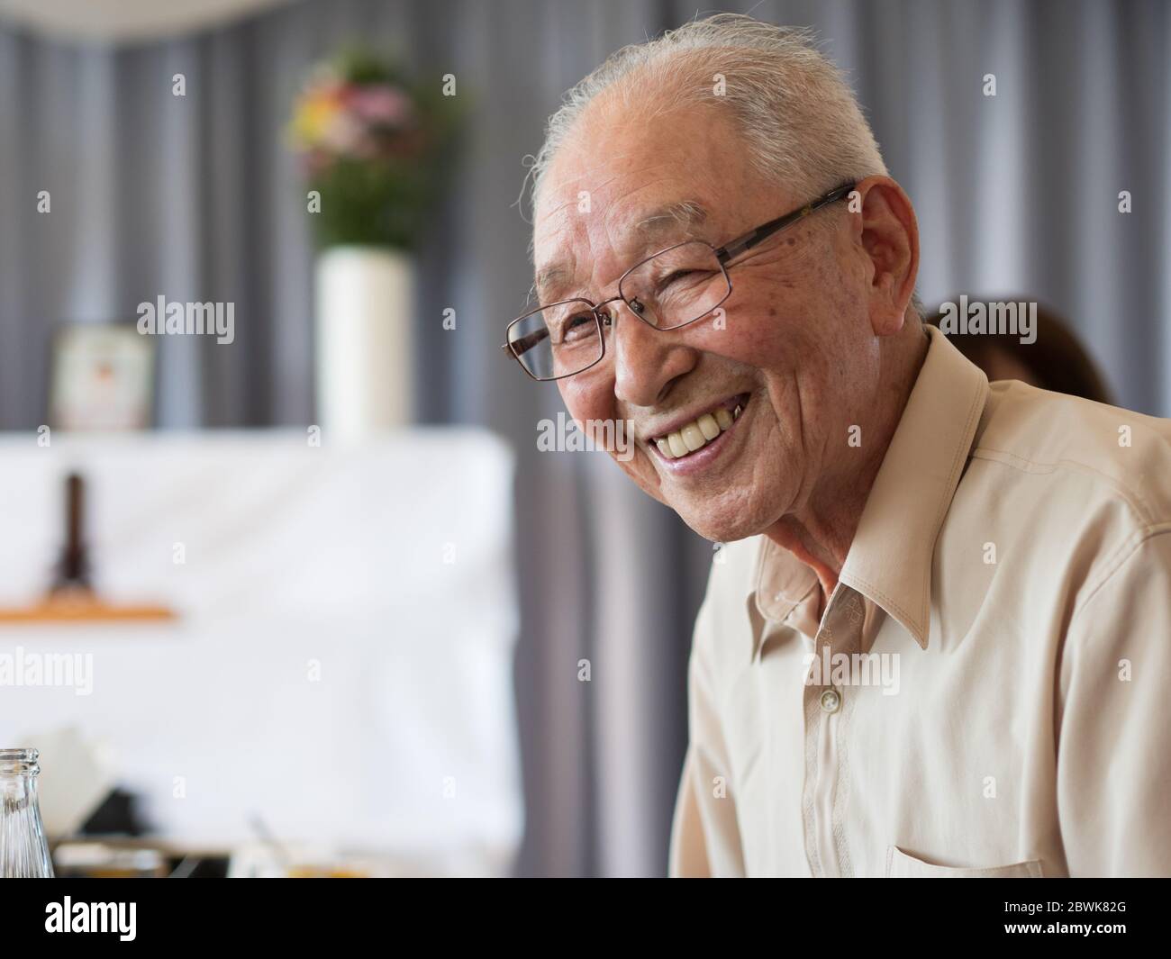 Animatedly watching hi-res stock photography and images - Alamy