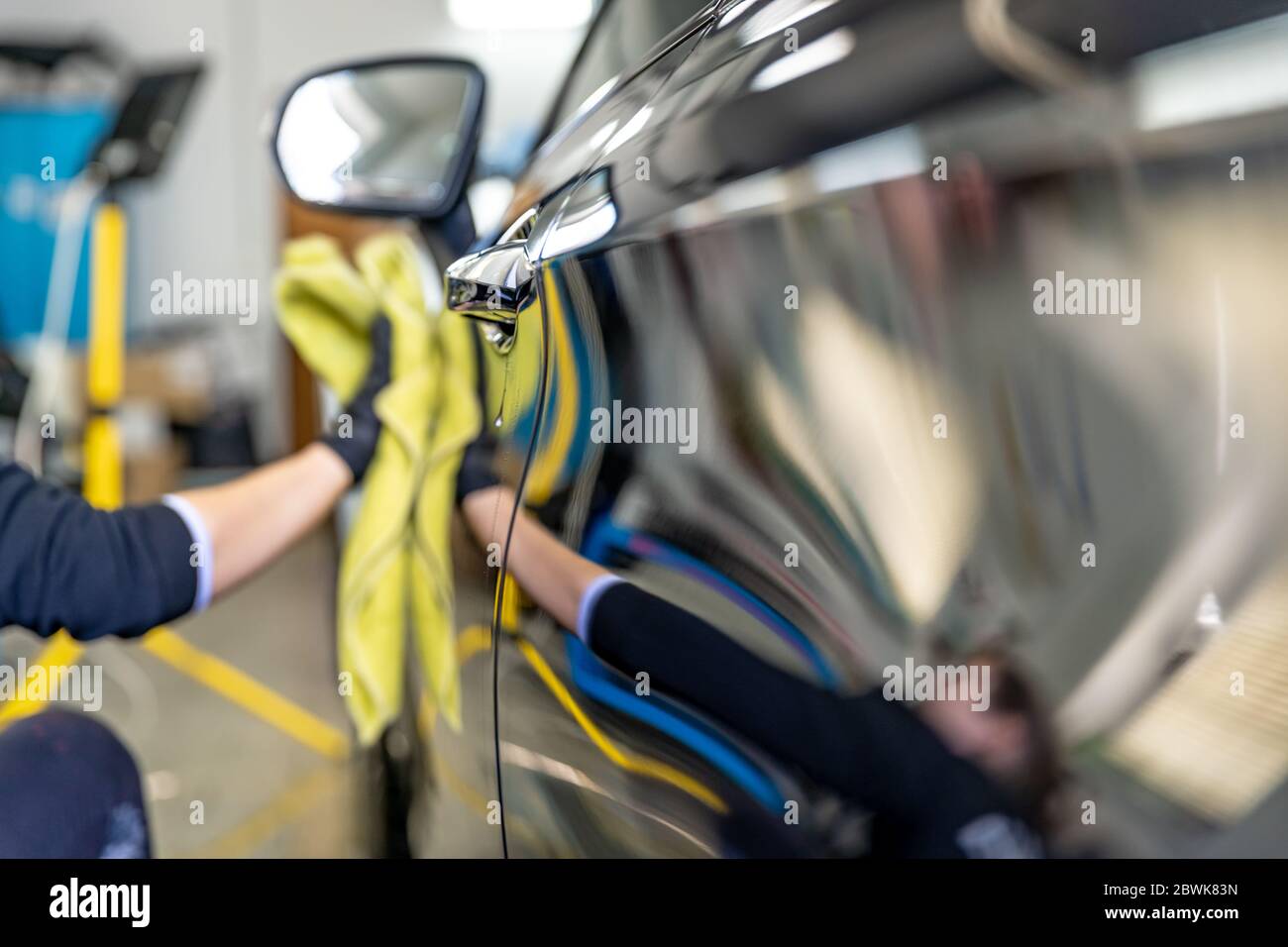 Luxury car wash hi-res stock photography and images - Alamy