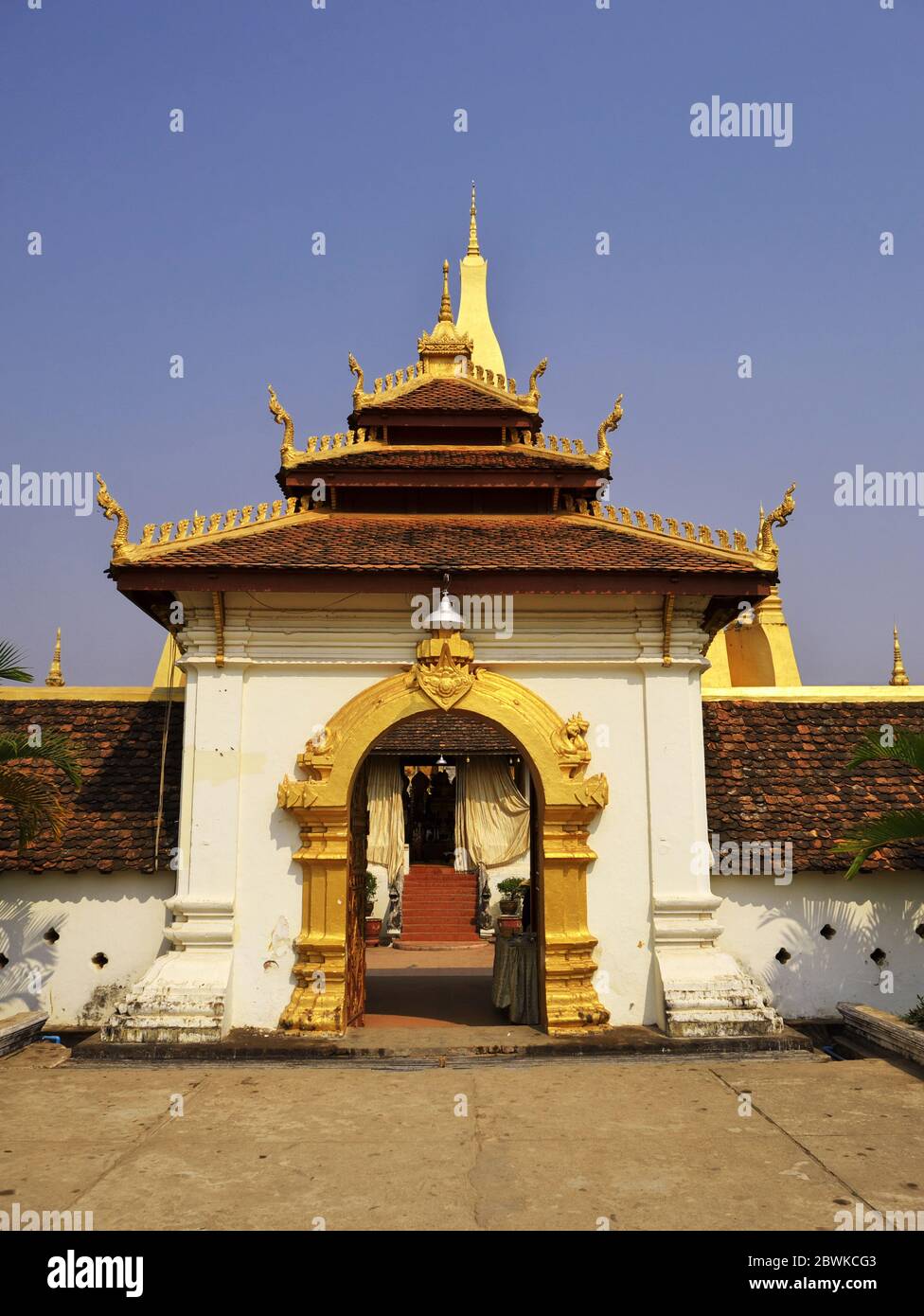 The gate of wat pha that luang hi-res stock photography and images - Alamy