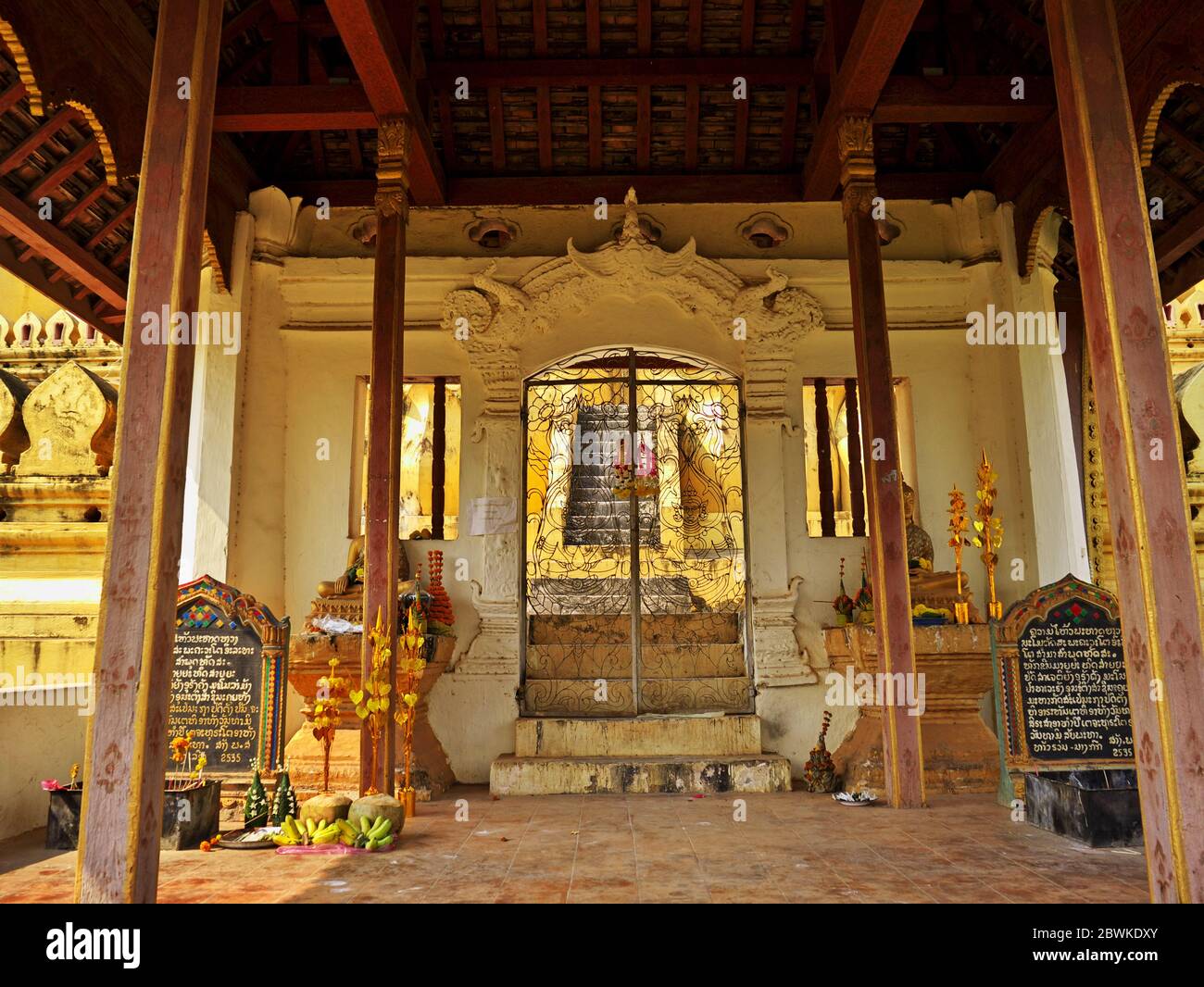 The gate of wat pha that luang hi-res stock photography and images - Alamy