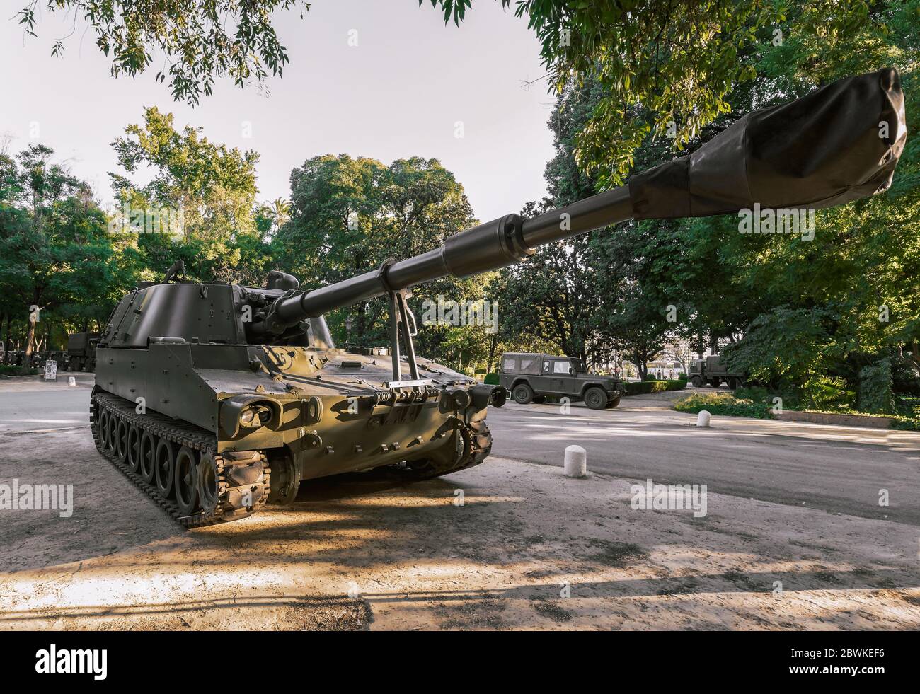 Self propelled howitzer m109 hi-res stock photography and images - Alamy