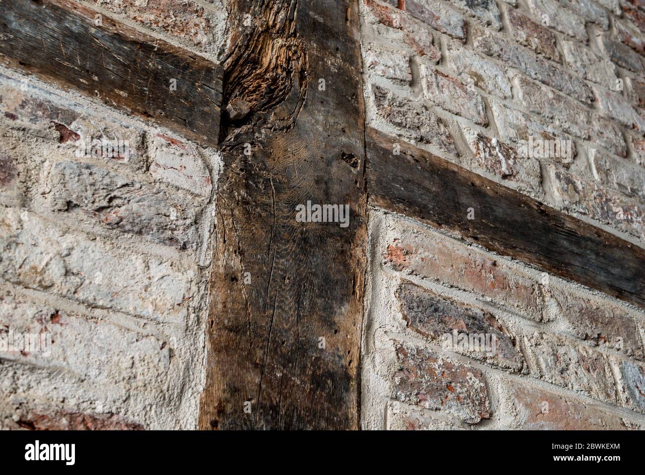 Cross beams hi-res stock photography and images - Alamy