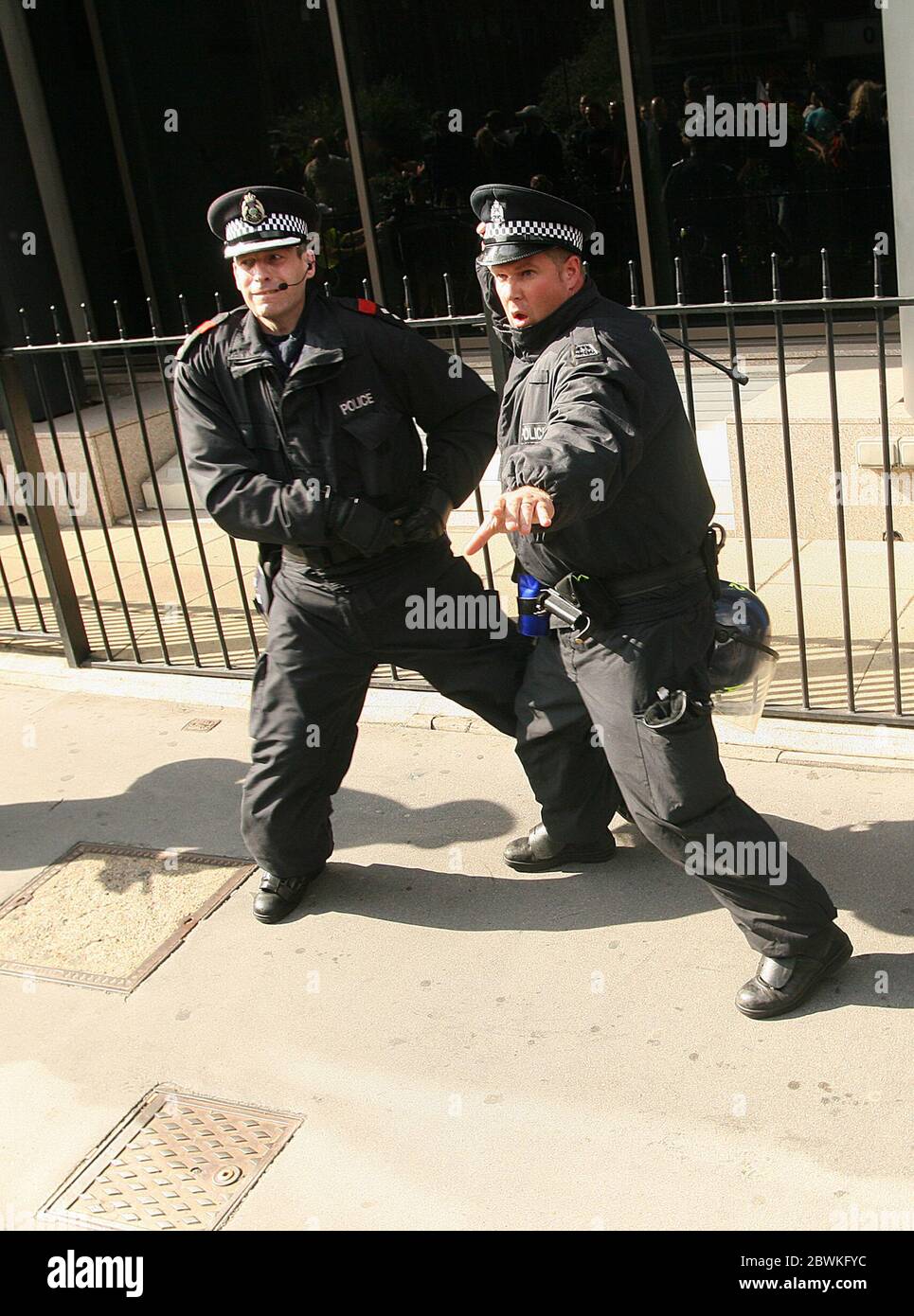Right wing extremists from the English Defence League (EDL) face off in ...