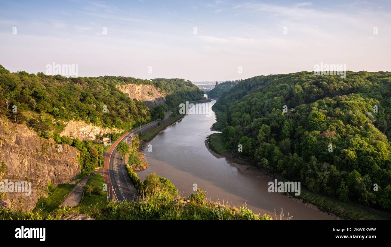 The River Avon flows under the Clifton Suspension Bridge and through ...